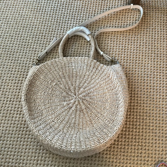Clare V | Bags | Clare V Moyen Alice Raffia Straw Bag With Crossbody ...